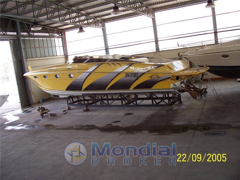 Magnum Marine Inc. 44 Sport Usato del 2000, Vendita Magnum Marine Inc ...